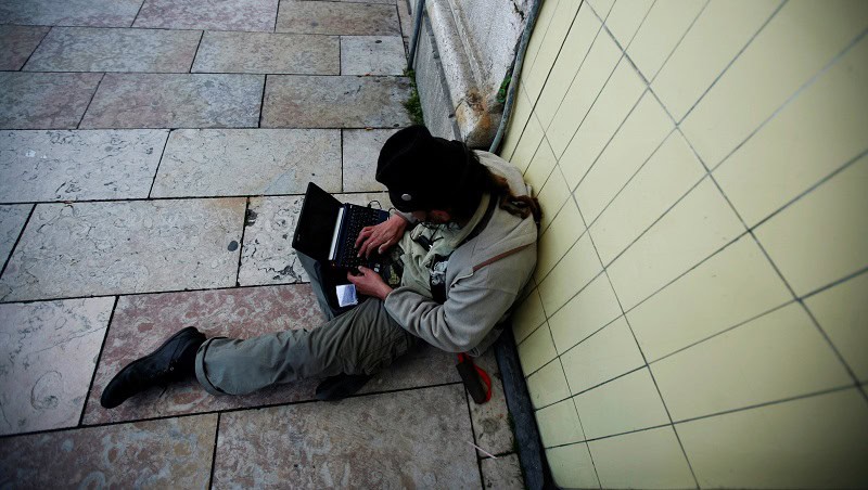Empowering homeless people with free laptops - Positive News - Positive ...