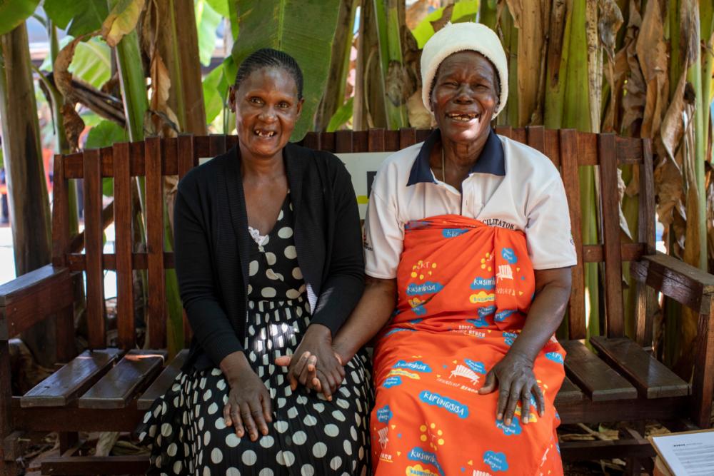 Zimbabwe’s therapeutic ‘friendship benches’, coming to a city near you ...