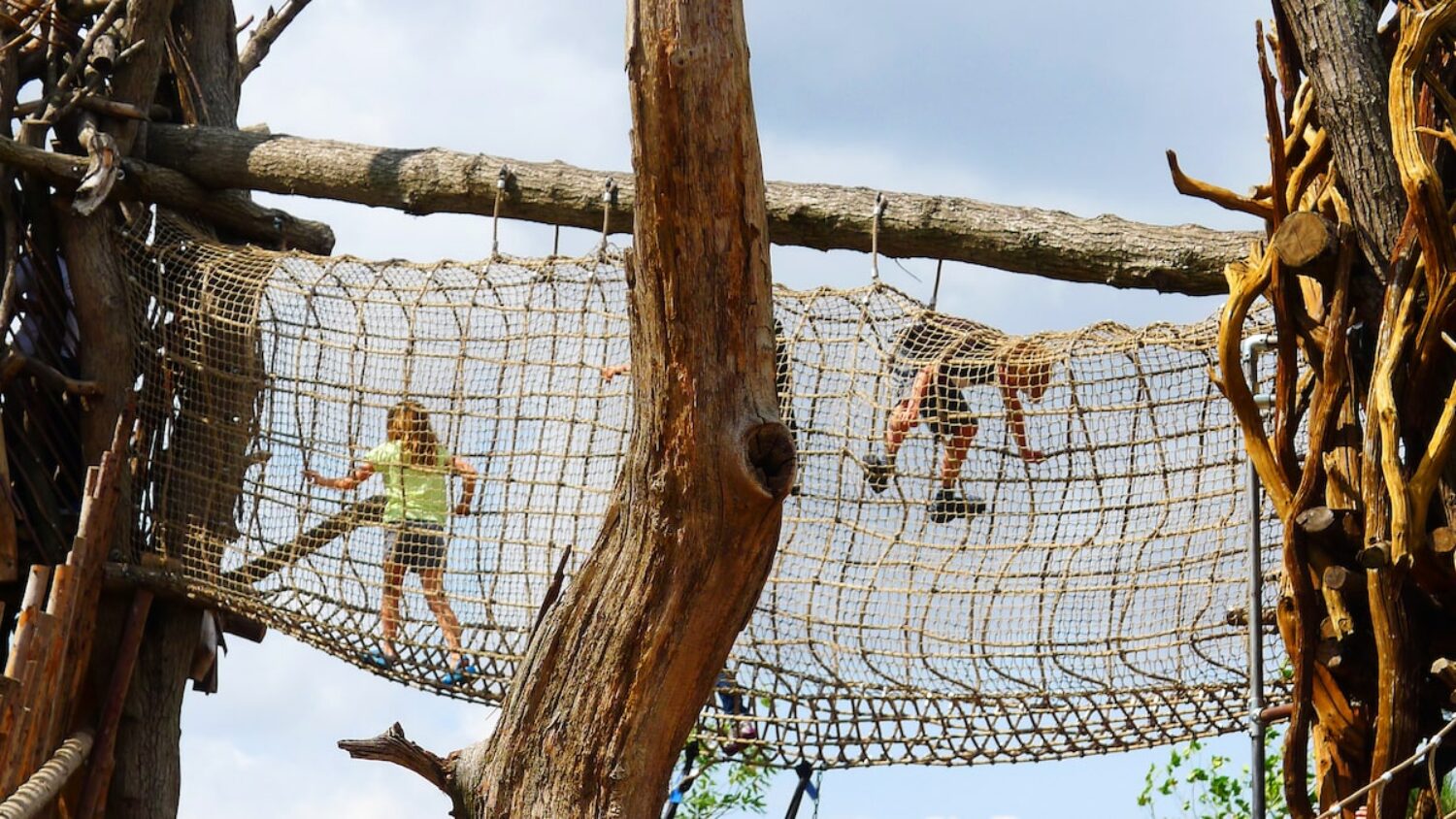 Seesaws are out, saws are in: the rise of risky playgrounds - Positive News